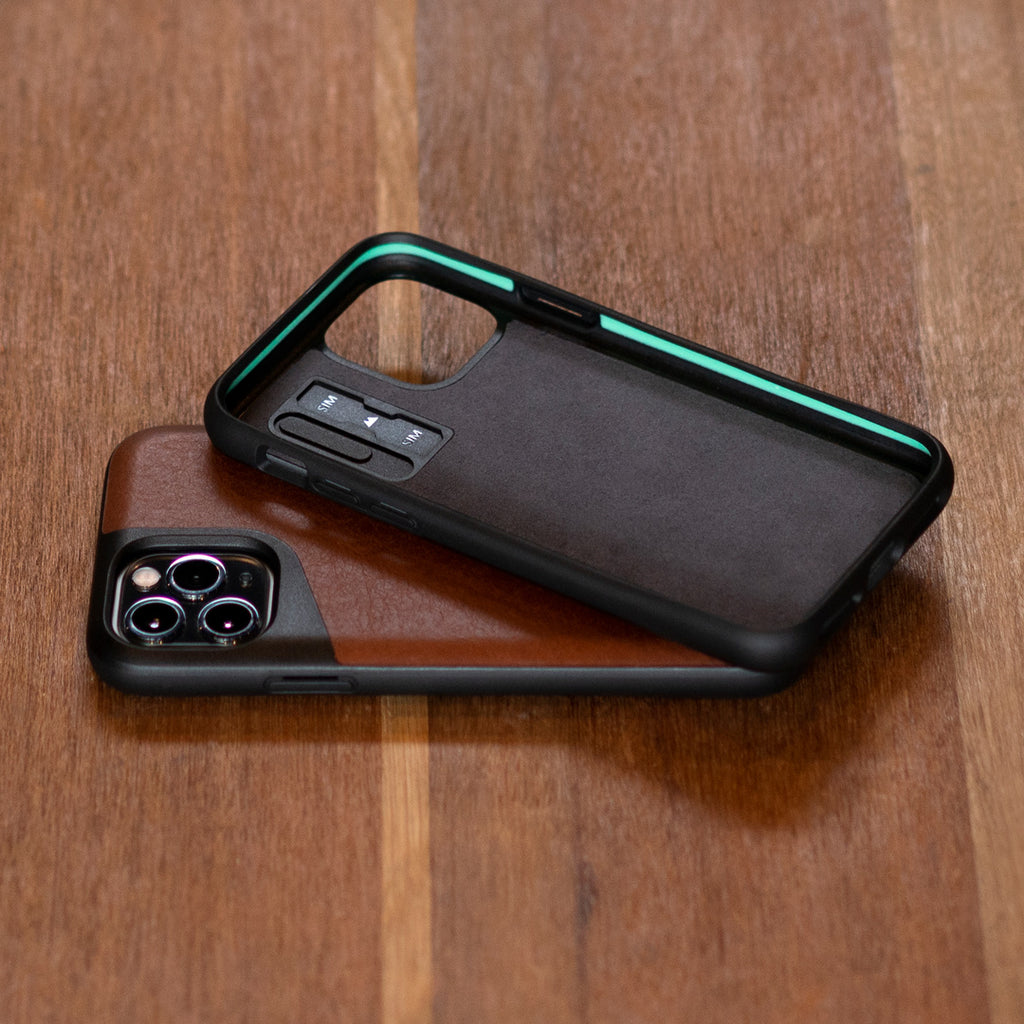 Mous | How To Take Off Your Phone Case